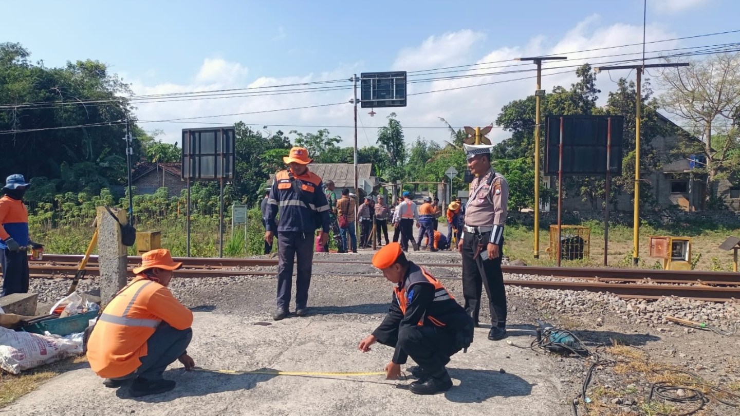 Kecepatan KA Naik Jadi 120 Km/Jam, KAI Daop 7 Madiun Normalisasi ...